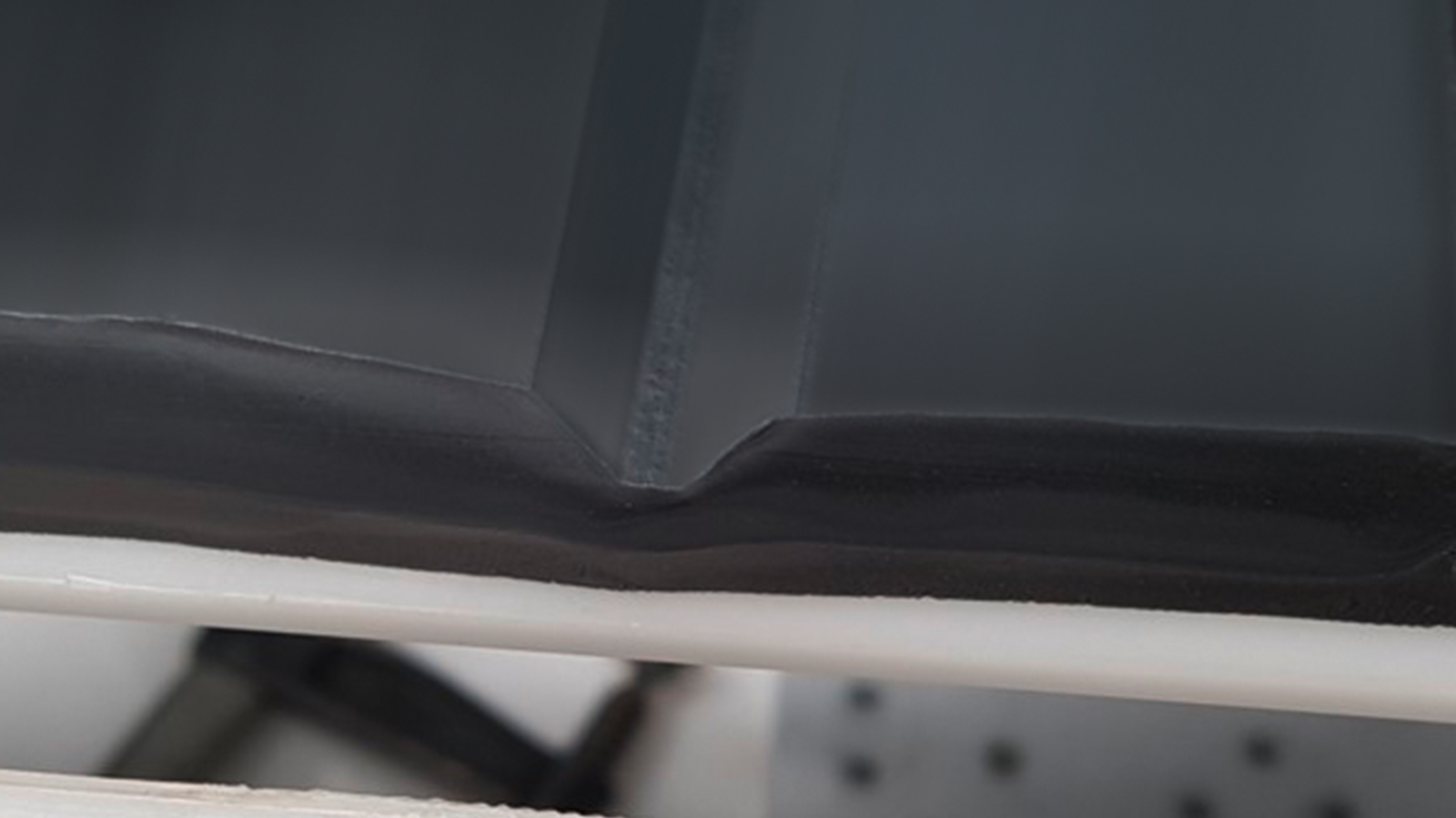 Rubber and tire cutting | Herrmann Ultrasonics